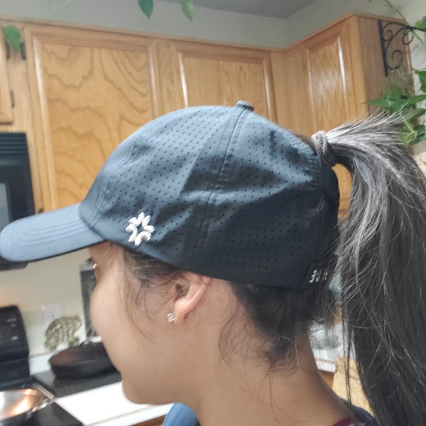 BLACK High Ponytail Cap - UPF50 - X-boyfriend - Women Baseball Cap ...