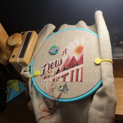 Embroidery Hoop 7 Inch 18 Cm Plastic Embroidery Hoop Eversewn Easy ...