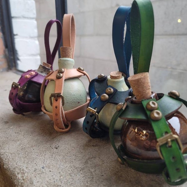 Leather Potion Bottle Holder, Leathercraft Patterns for Potion Bottle ...