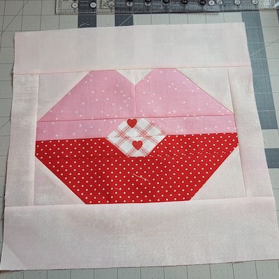 PDF Valentine's Day Quilt Pattern Sweet Kiss Lips Quilt Pattern - Etsy