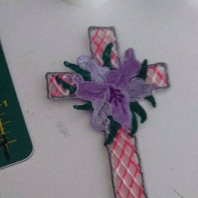 FSL Cross 2 Sizes 4x4 or 5x7 Hoop Cross With Lily FSL Cross Bookmark ...