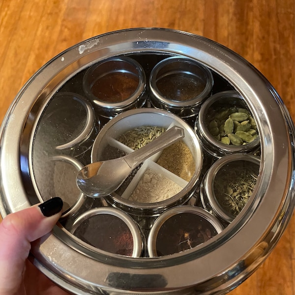 Stainless Steel Indian Spice Box, Steel Masala Dabba 12 Spices, Lid ...