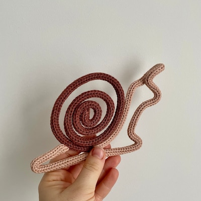 Knitted Wire Snail / Garden Animals / Snail Decor / Garden Theme - Etsy UK