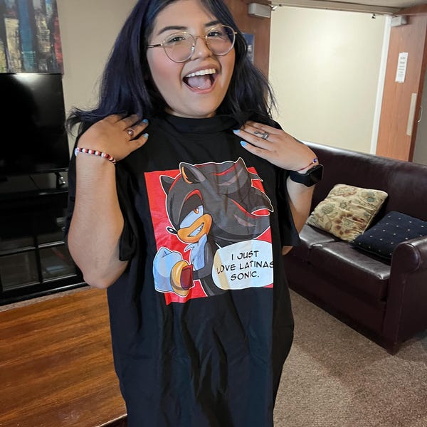Shadow the Hedgehog "i Love Latinas" T-shirt - Etsy
