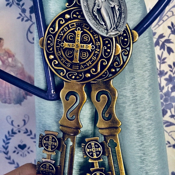 Large Sculpted Brass Tone St Benedict Key Religious Medal 5"/ Llave Con ...