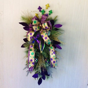 Red Black and White Foil Glitter Candy Cane Spray, Spray for Wreaths ...