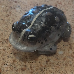 Handmade Small Western Realistic Fat Toad Figurine Gift Personalized ...