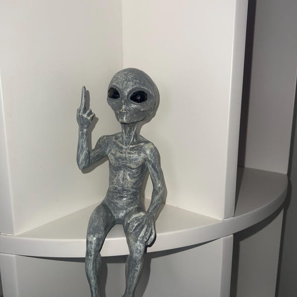 Rude Alien Statue “flipping the Bird” 10″ H Shelf Sitter ...