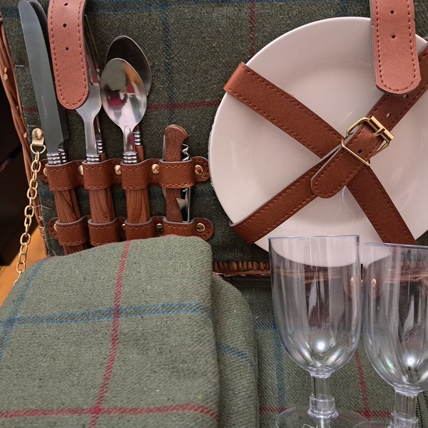 REDUCED 18 Inch Large Wicker Hamper With Antique Wash Finish, Lid ...