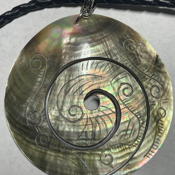 Large Strombus Seashell Pendant Sunburst of Center Cut Shells in Black ...