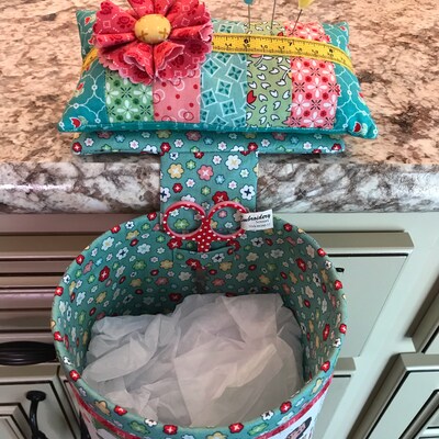 Thread Catcher With Detachable Pincushion, Sew in Style, Scrap Catcher ...