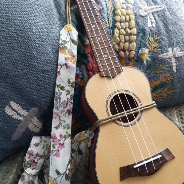 Banjolele Ukulele Strap - Hands Free - Adjustable - Etsy