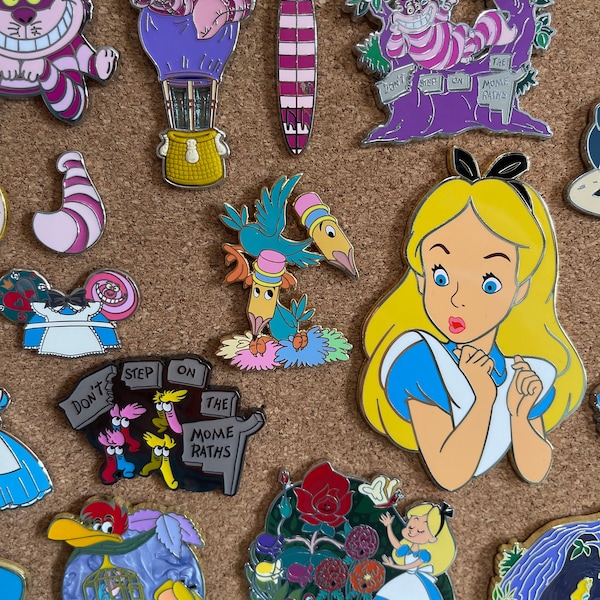 Jumbo Alice in Wonderland Pin Alice Au Pays Des Merveilles Pin's LE65 - Etsy