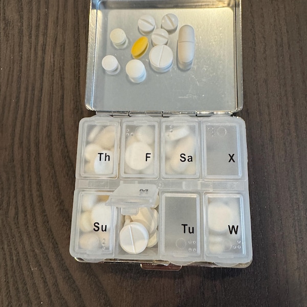 Floral 8 Day Pill Box - Floral Pill Case, Flower Case, Travel Size Pill ...