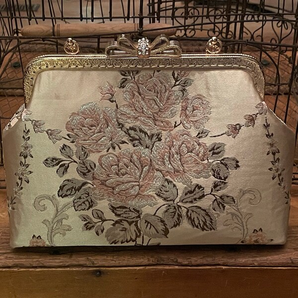 Vintage Cheongsam Style Kiss Lock Handbag With Ocean Oil Painting ...