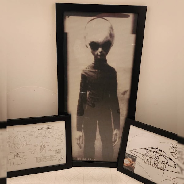 Skinny Bob Alien Poster Print - Etsy