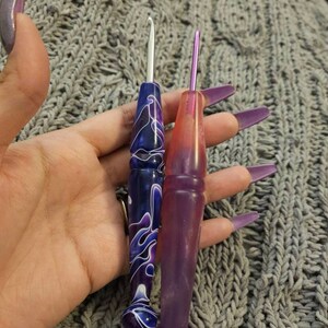 3,25mm Yellow and Black Ergonomic Crochet Hook Hand Turned Unique ...