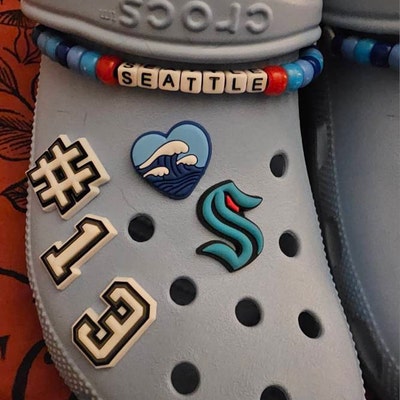 Blue Croc Charms 30 Charm Signs Symbols Phrases Pin Badge Sign Crab ...