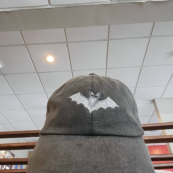 BAT HAT - One Embroidered Men Women Flying Wildlife Baseball Cap ...