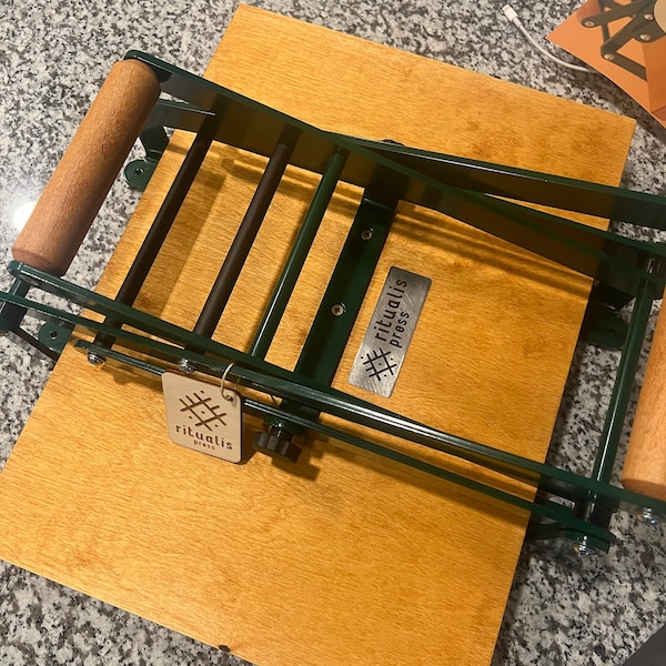 A3 Lino Printing Press: Dual Levers - Centering Lines - Portable ...