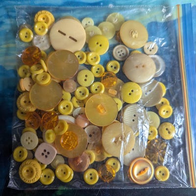 Button Soup 600 Pc Huge Lot BEAN SOUP Neutrals Brown Grey Black Burnt ...