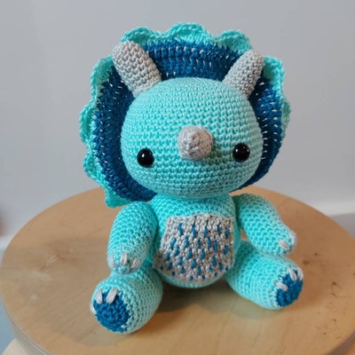 CROCHET PATTERN AMIGURUMI: Kyo the Baby Triceratops english/français ...