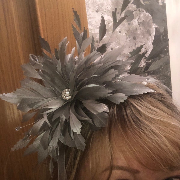 Dramatic Emerald Green Fascinator Headpiece for Races Ladies Day Derby ...