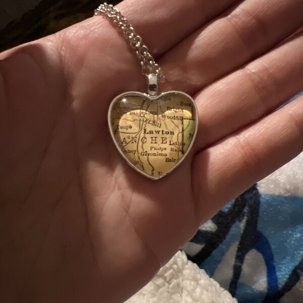 Santa Cruz Heart Shape Vintage Map Necklace. Romantic Gift Pendant ...