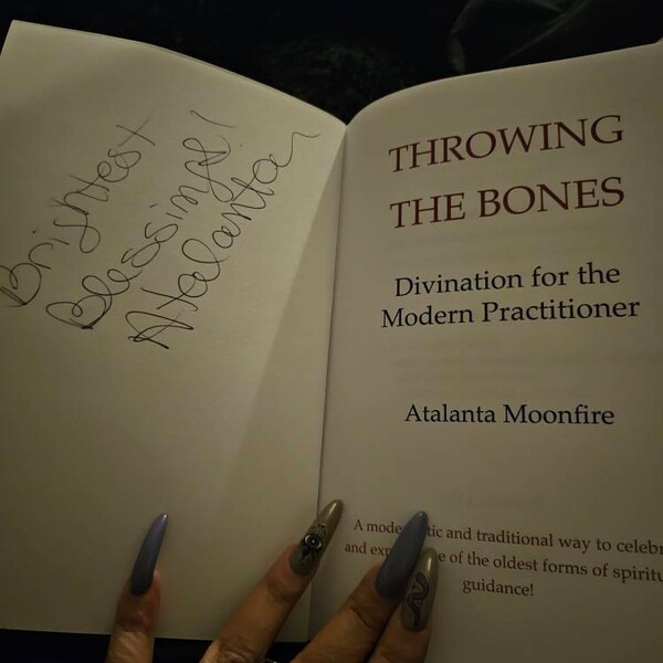 Throwing the Bones Book & Kit 129 Pgs and 15 Pc Learn to Throw the ...