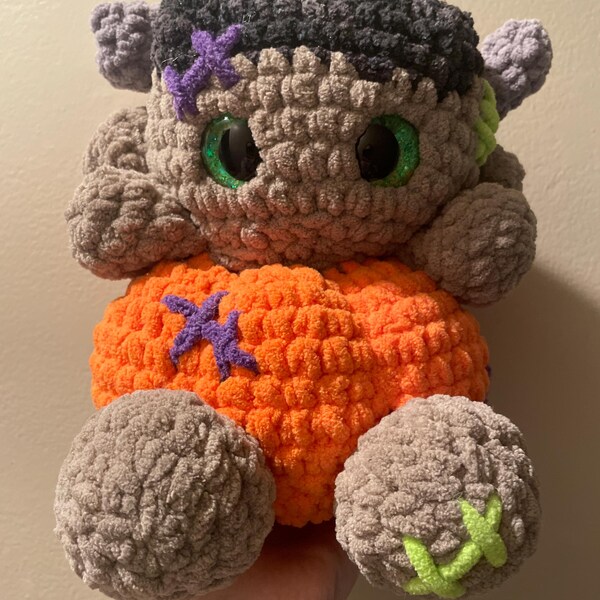 Small Worm Plushie With Bow Tie, Bookworm Stuffed Animal, Mini Stuffie ...