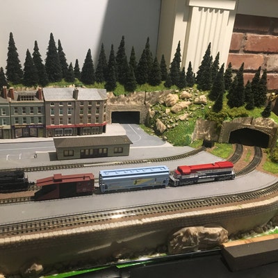 N Scale 1/160 Railroad Diorama With Lake, Castle Ruin, Waterfall ...