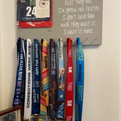 Customizable Single Bib Medal Holder Medal Display Rack You Design It ...