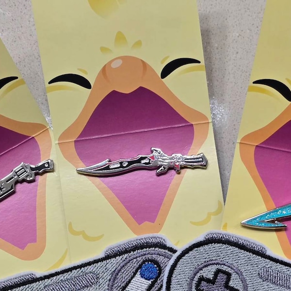 Final Fantasy Weapons Enamel Pins - FF7 Buster Sword - FF8 Gunblade ...