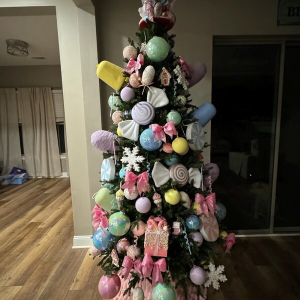 Christmas Candyland Garland, Flocked Ornaments Pink and White Garland ...