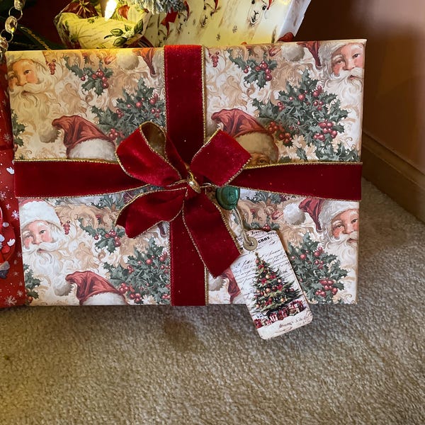 Nostaligic Vintage Santa Gift Wrap, Christmas Gift Wrap, Holiday ...