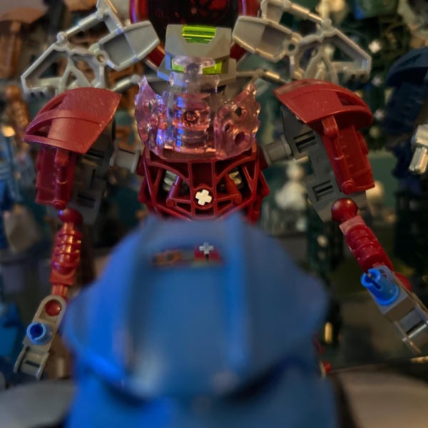 G1 Bionicle Kanohi Mask of Scavenging Vultraz's Mask. (translucent Blue ...