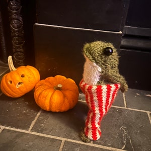 MR. TOAD Knitting Pattern - Etsy