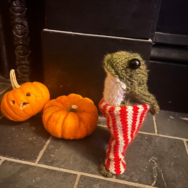 MR. TOAD - Knitting Pattern - Etsy