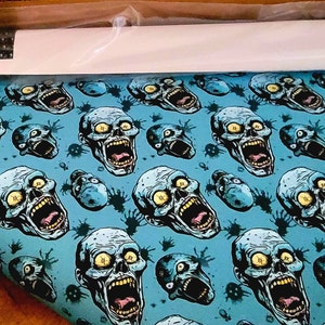 JINGLE BELLS Wrapping Paper Red Christmas Music Note Motiff Gift Wrap ...