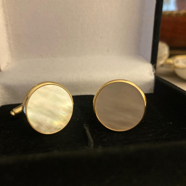Personalized Round Onyx and Mother of Pearl Cufflinks - Custom Engraved ...