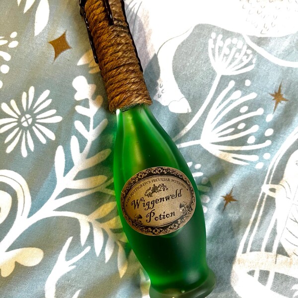 Poison Apple Potion Magic Apothecary Herbology Glass Bottle Prop does ...