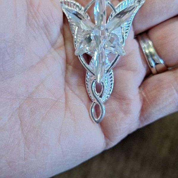 Elf Star Necklace: A Sparkling Symbol of Elven Grace and Love - Etsy