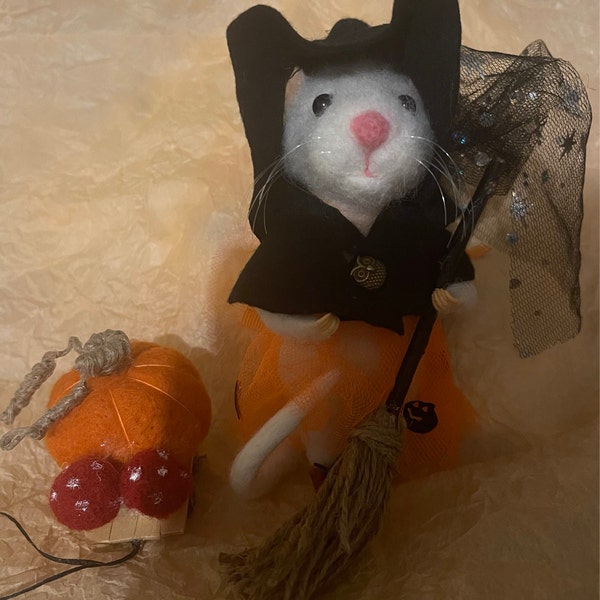 Felt Halloween Mouse With Pumpkin. - Etsy
