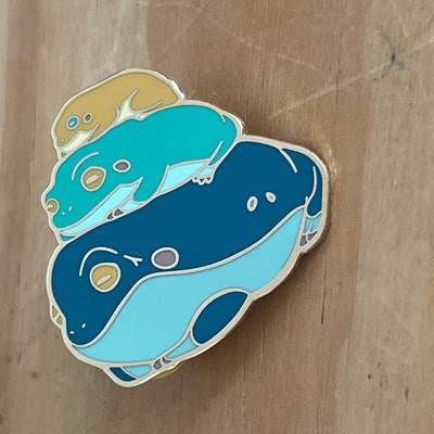 Roun Frens Frog Stack Hard Enamel Pin RESTOCK Three Dumpy Tree Frogs Lapel Pin Round Animals ...