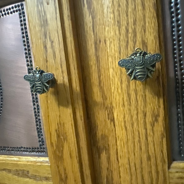 Bee Knobs Cabinet Knobs Dresser Knobs Funiture Knobs Pull / Dresser Pull / Cabinet Knobs ...