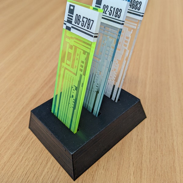 Isolinear Chip Set of 3 With Stand - Etsy