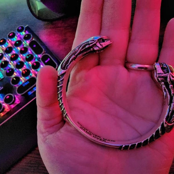 Xenomorph Bracelet Handmade in Solid Silver, Alien Jewelry - Etsy