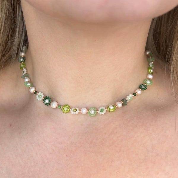 Colorful Pearl Beaded Necklace Flower Bead Necklace for Women Daisy ...