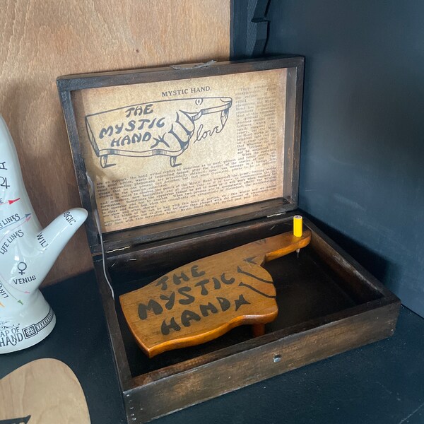 Eusapia Paladin Box - Etsy