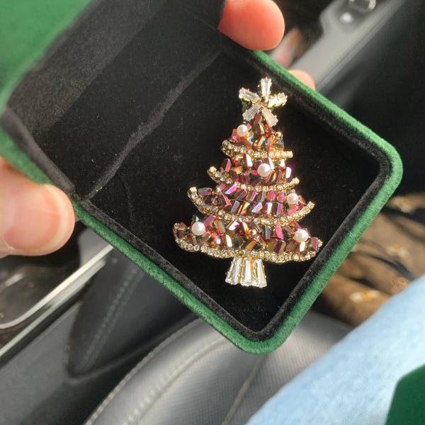 Handcrafted Freshwater Pearl Flower Brooch - Elegant Wedding Gift ...